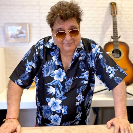 Learn Bollywood Singing and Guitar Online with Maestro Sunil Kaushik